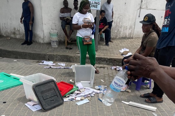 #NigeriaElections2023: Thugs disrupt voting in Elegushi, Lekki