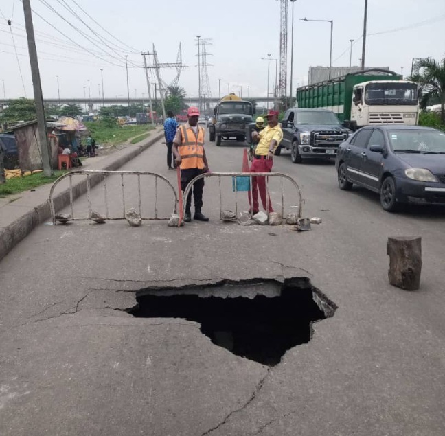 FG shuts Ijora-Olopa Bridge in Lagos