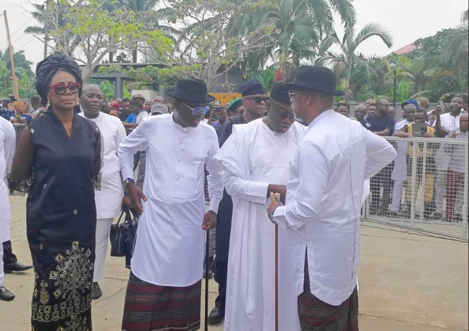 PHOTOS: Herbert Wigwe, wife, son buried in Rivers